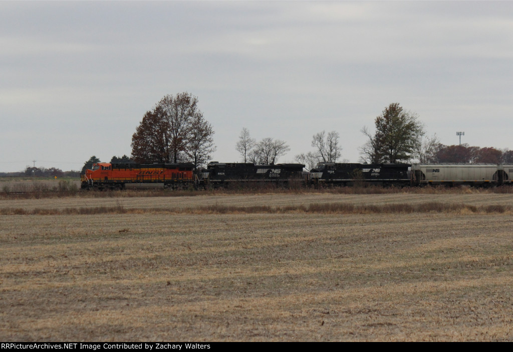 BNSF 8085 NS 8826 7529